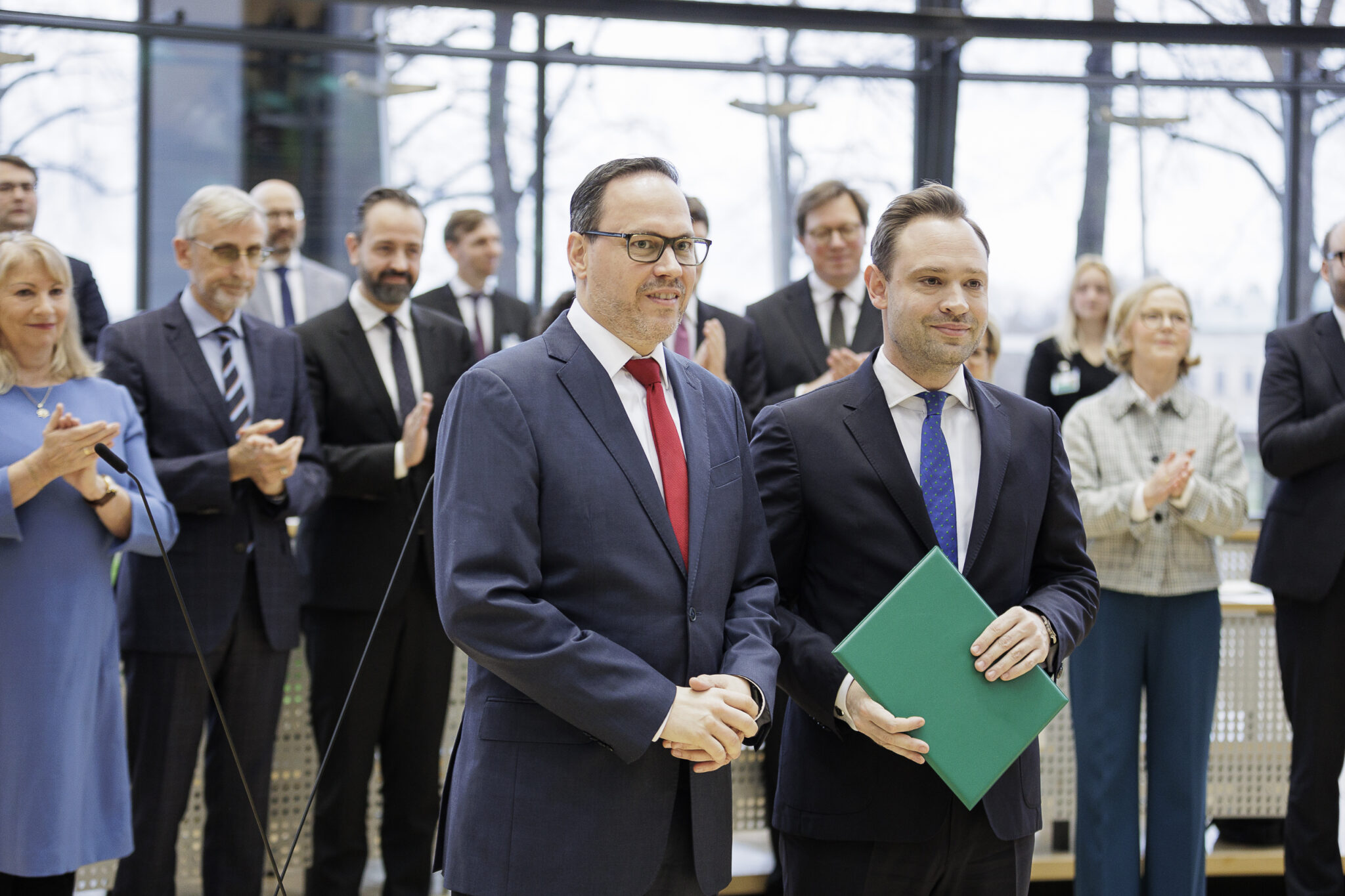Wechsel an der Hausspitze: Dirk Panter neuer Staatsminister für ...